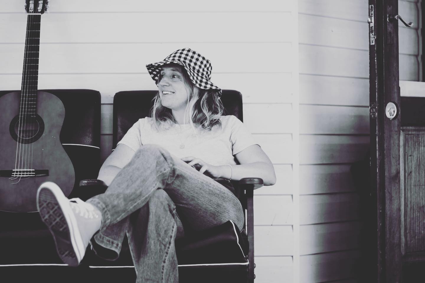 Ally Palmer Makes It Clear For You In Single “Need You Around” – Uncle Ears